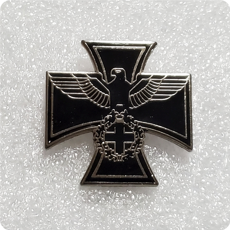 US$ 2.40 - German Iron Cross Pin Badges - www.dashumiaocoin.com