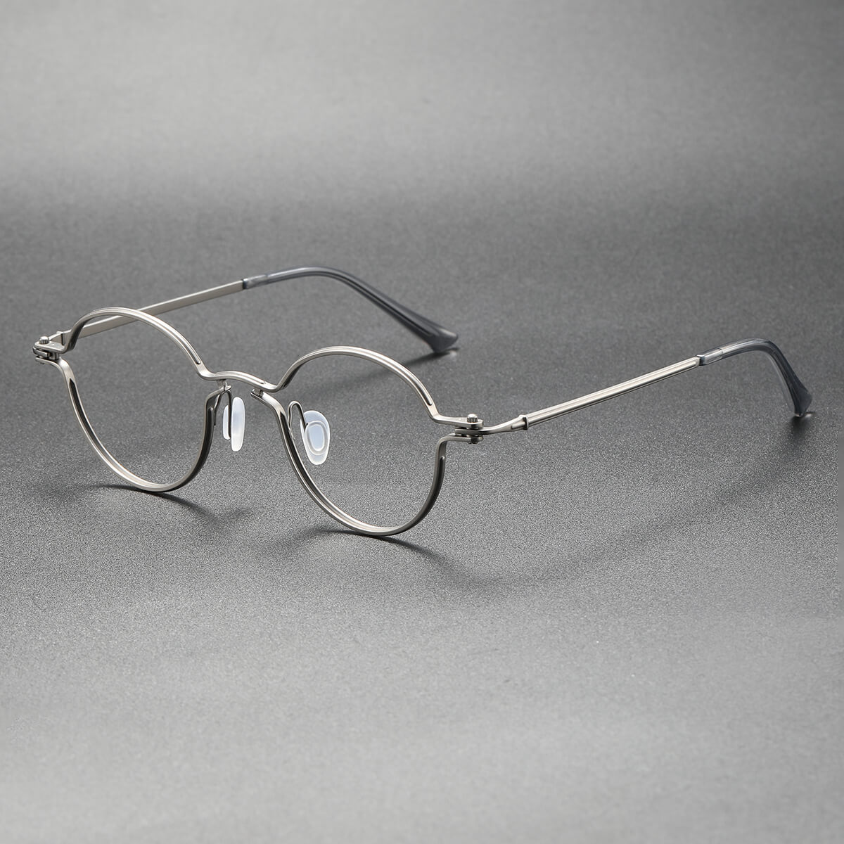 Oversized Round Glasses LE0462 in Gunmetal Titanium - Olet Optical