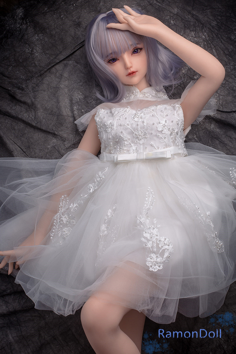 銀髪の小さめラブドール sanhui doll 125cm シリコン製 セックス人形
