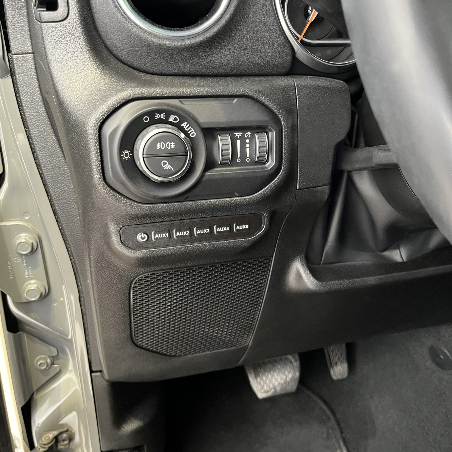 Jeep JL wrangler switch panel