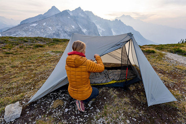 What makes the Adventure Ridge tent stand out? - www.pomoly.com