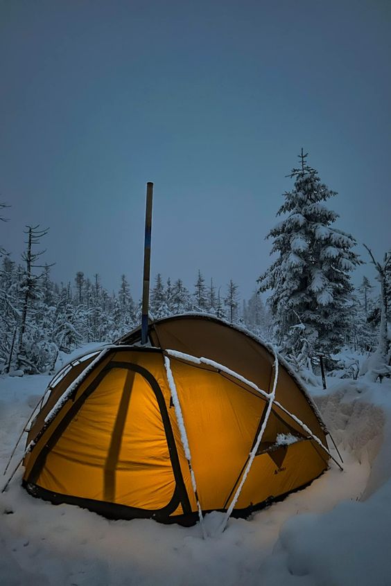 Must-Have Features for Cold Weather Tents - www.pomoly.com