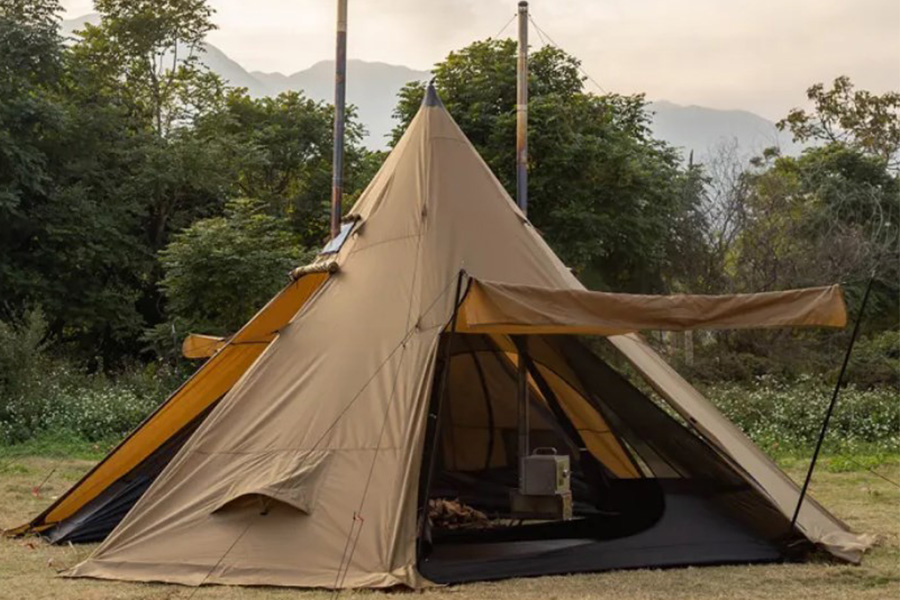 How To Enjoy a Teepee Glamping - www.pomoly.com