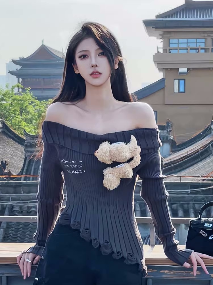 US$ 10.00 - A8032 - www.amigogarment.com