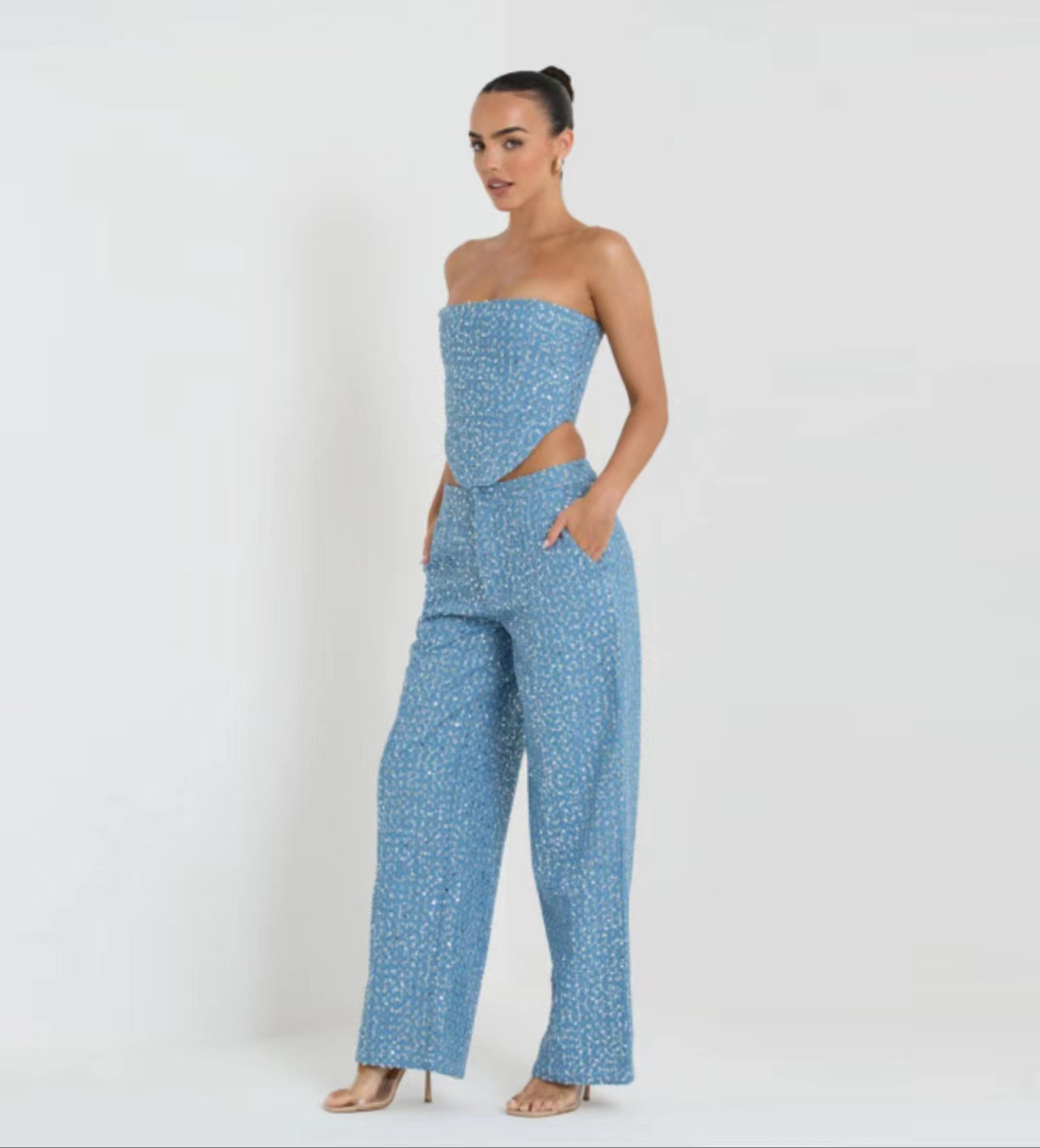 US$ 24.00 - A8586 - www.amigogarment.com
