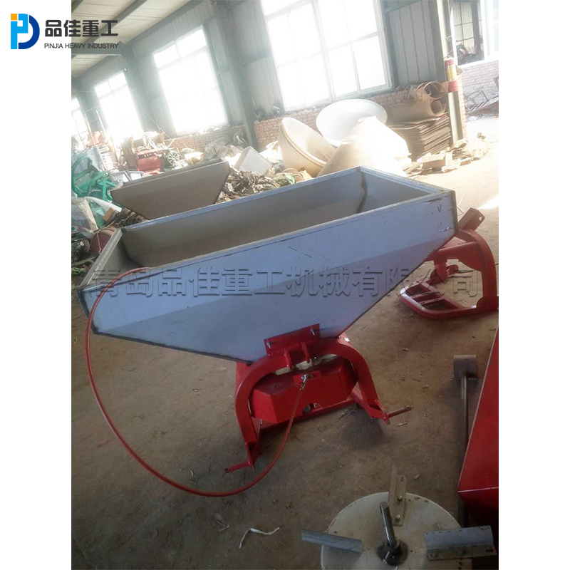 Tractor rear mounted grass seed spreader Electric universal four-wheel ...