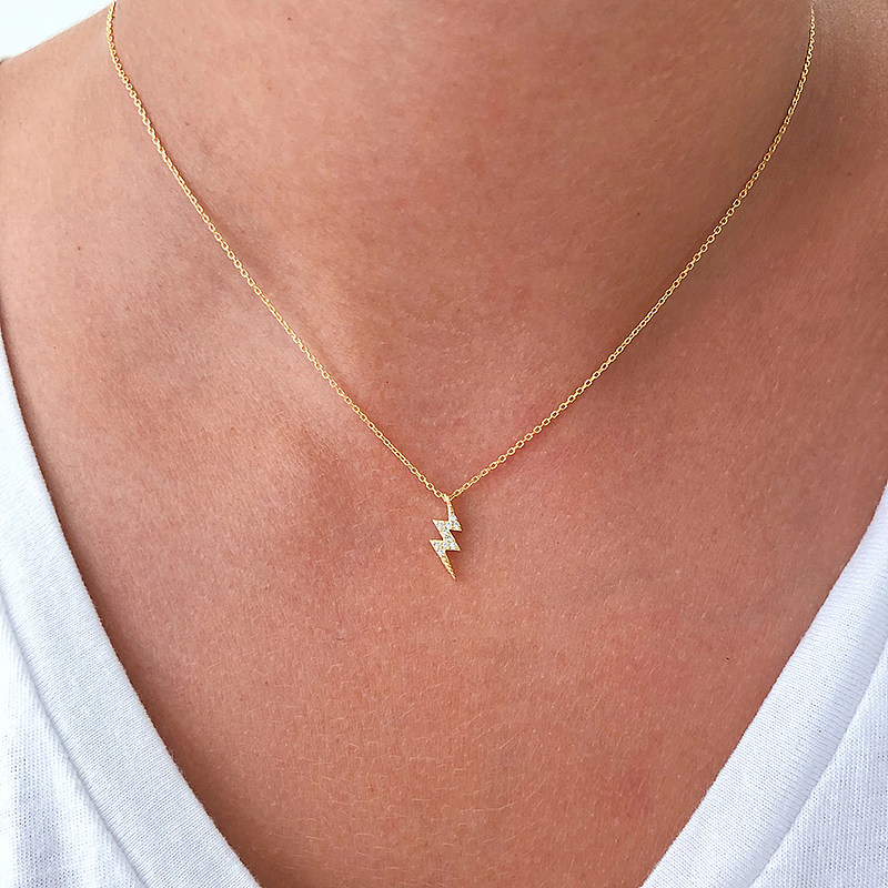 Collar con colgante de rayo en plata de ley 925 y circonitas 80200136