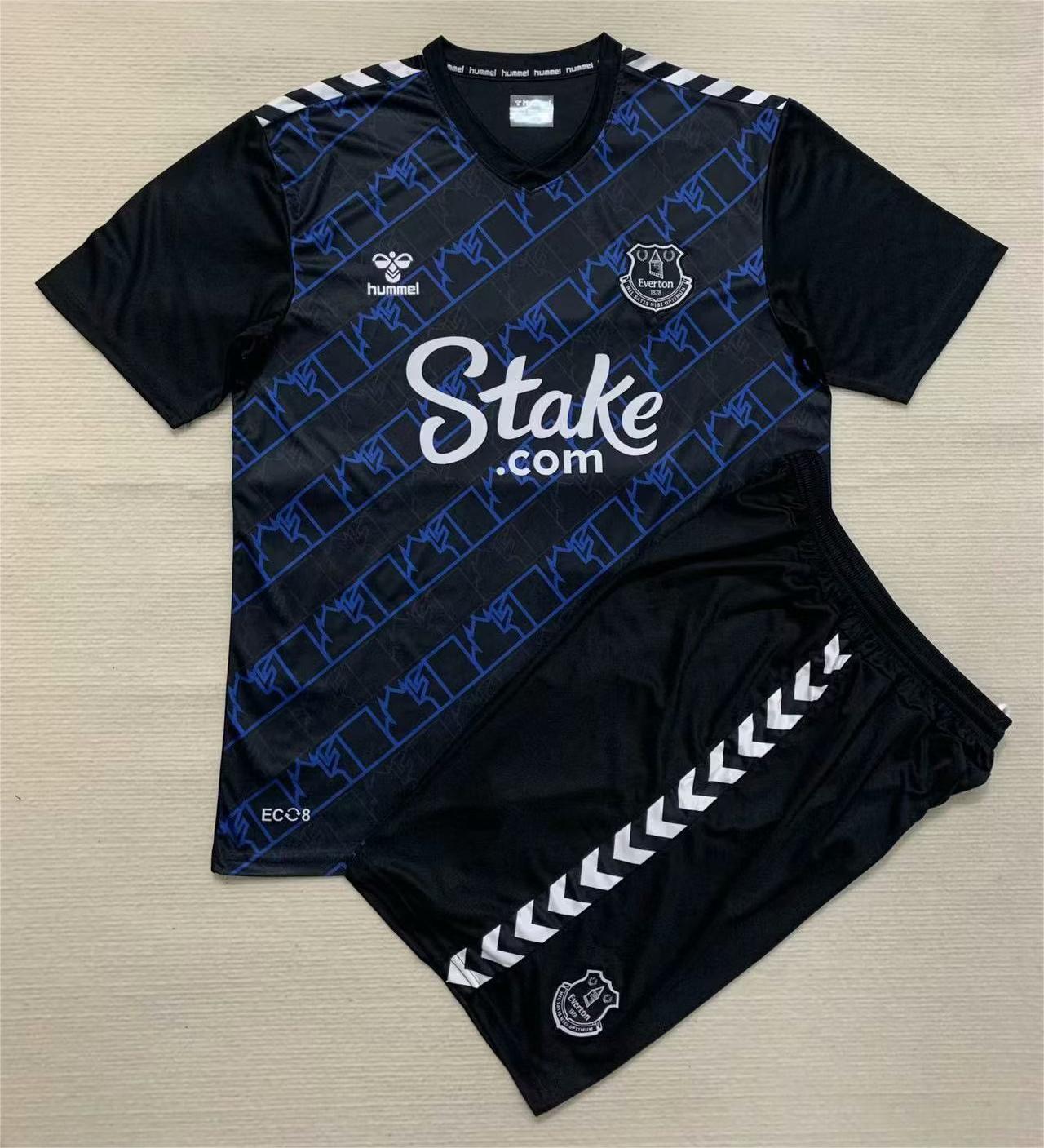 23/24 Everton Goalkeeper Kids Kit