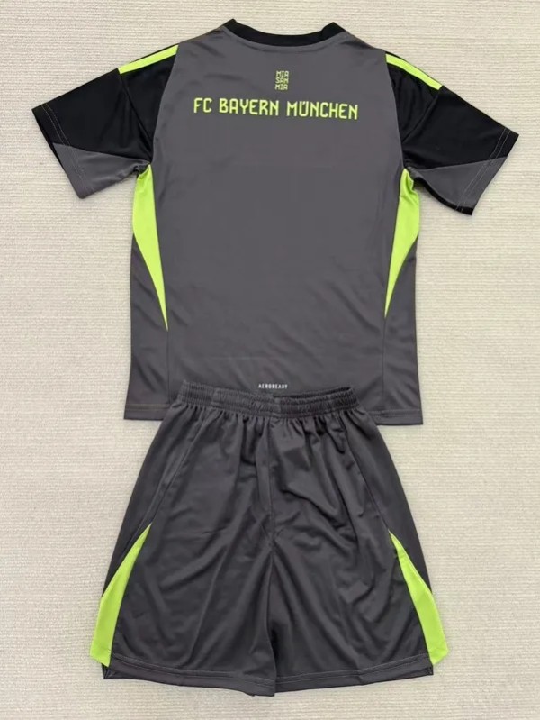 2025/26 Kids Bayern Munich Black Goalkeeper soccer jersey