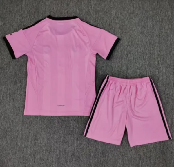 2025/26 Kids Bayern Munich pink Goalkeeper soccer jersey