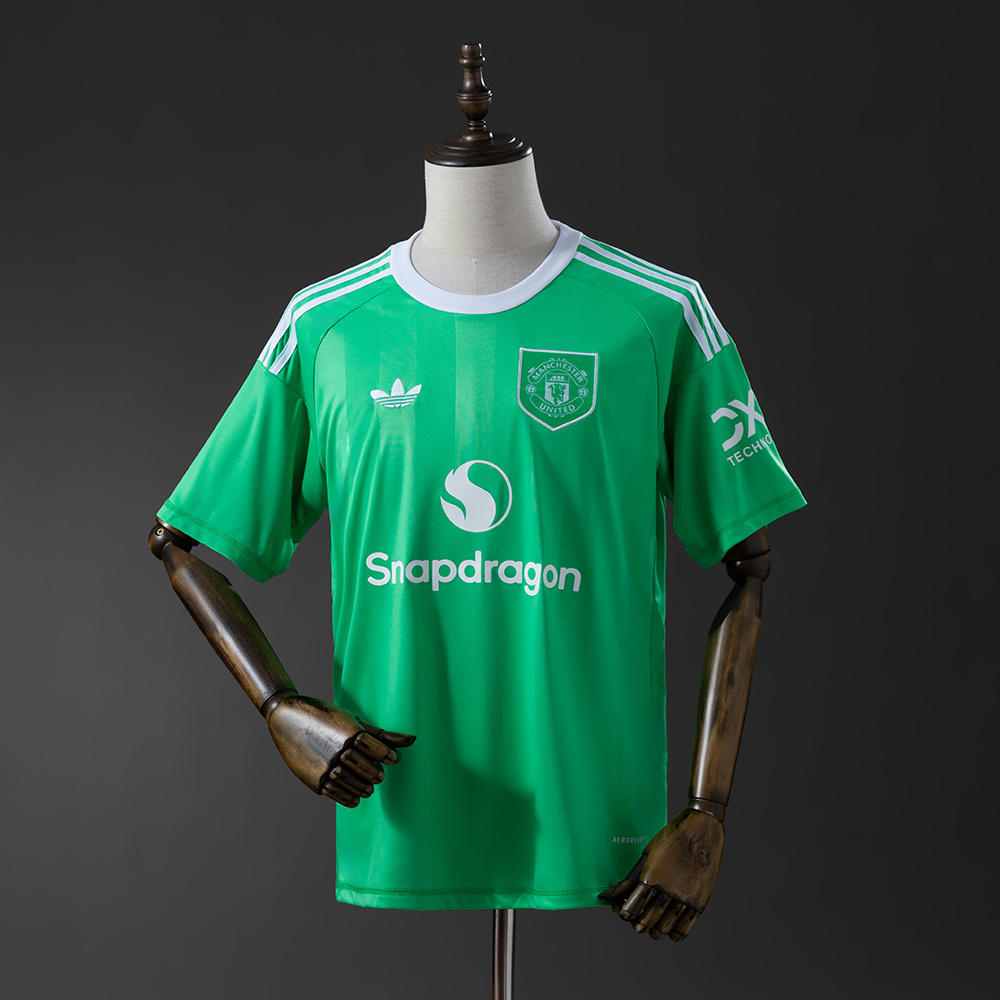 Man United Jersey 25/26 Goalkeeper Green Football Kit - www ...
