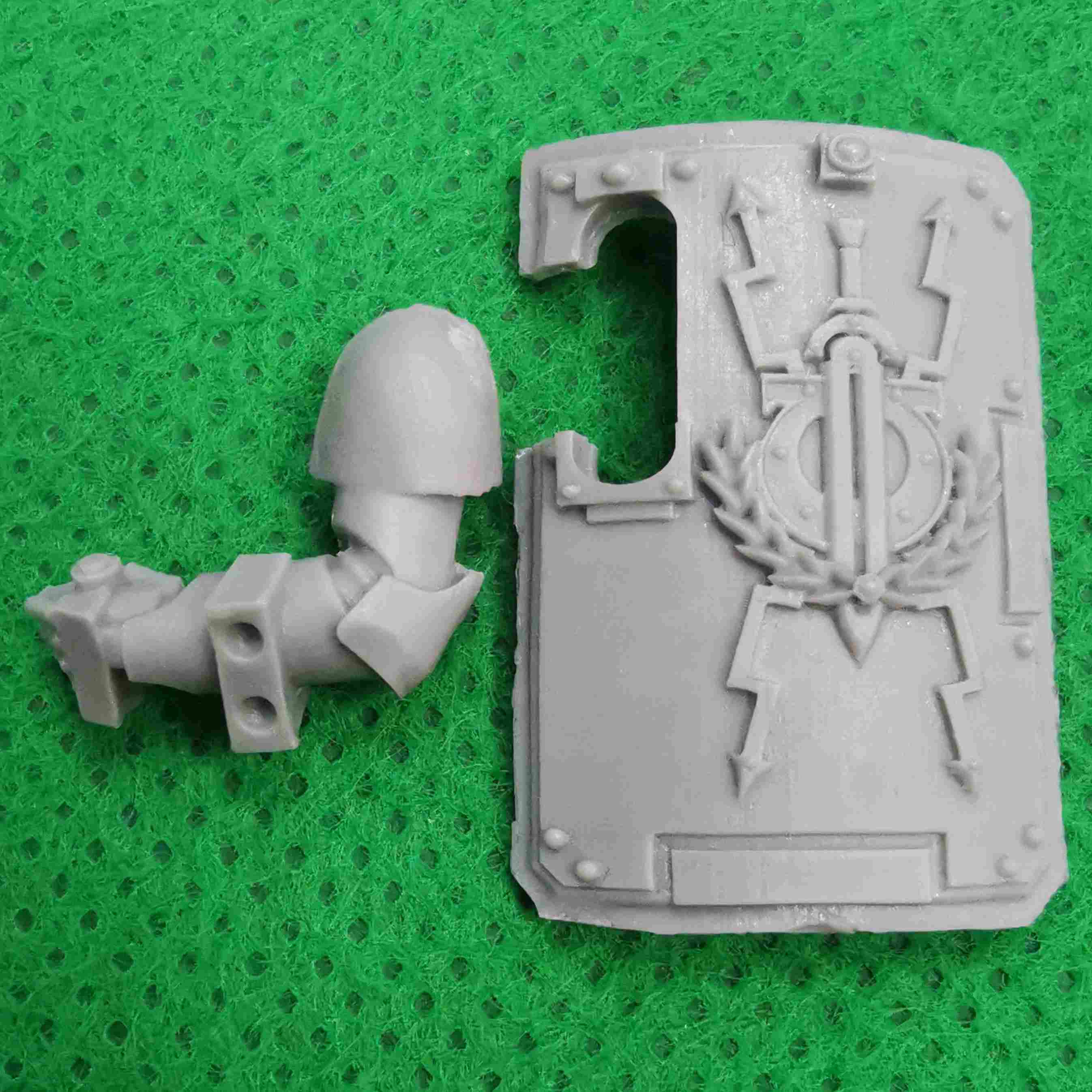 US$ 2.00 - Ultramarines Praetorian Breacher Shields bits - Shield With ...