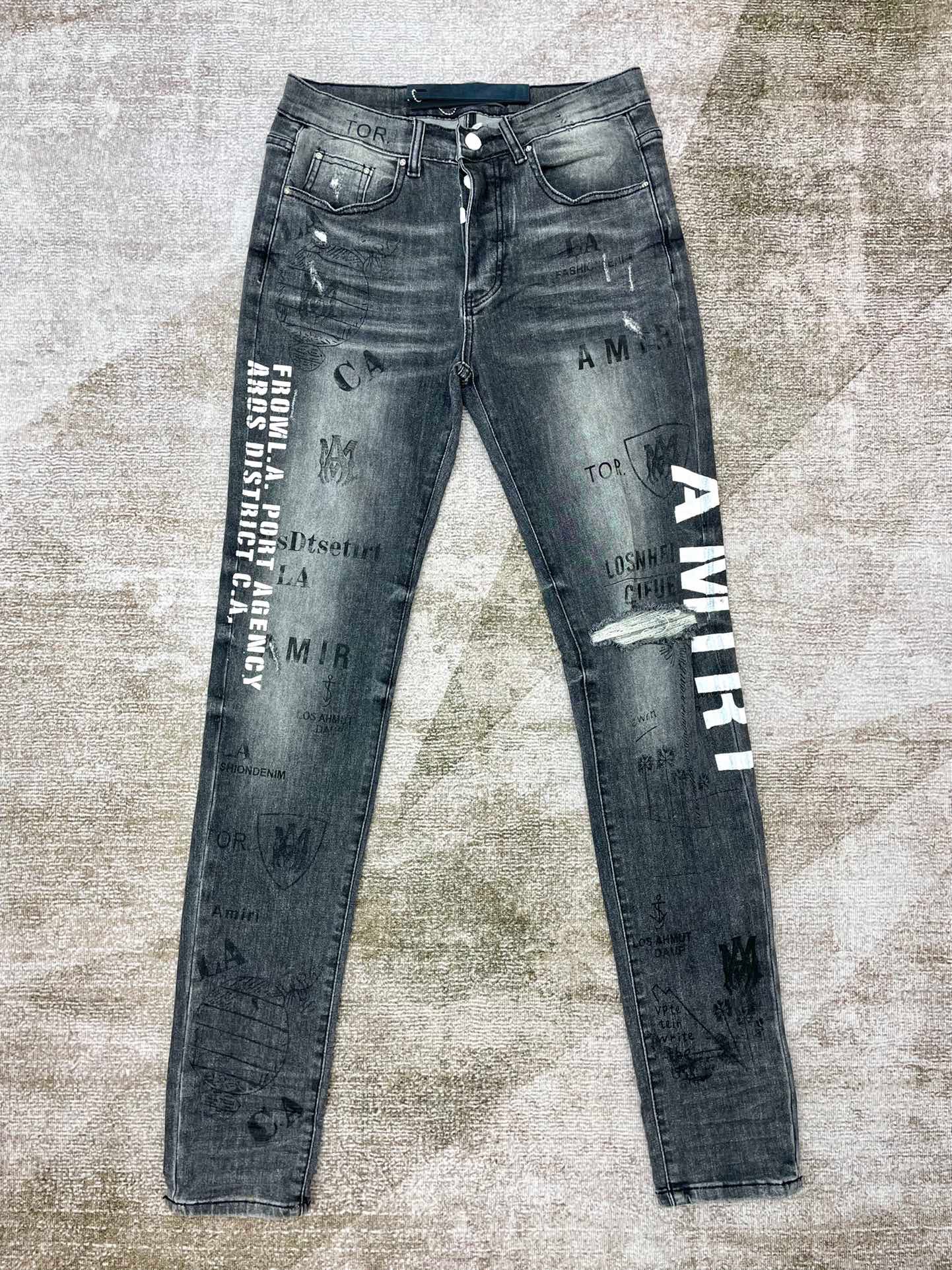US$ 141.90 - 1:1 quality version Graffiti lettering ripped slim fit ...