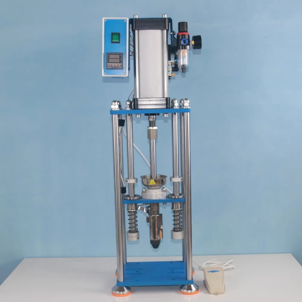 30g Small Pneumatic Vertical Injection Molding Machine Used for PP PE ...