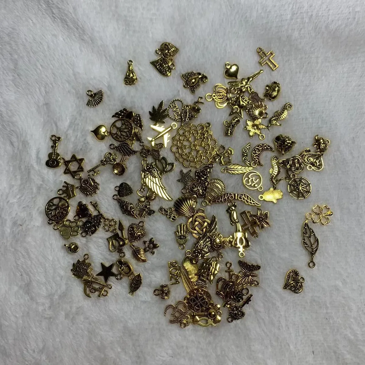 100pcs small gold pieces set