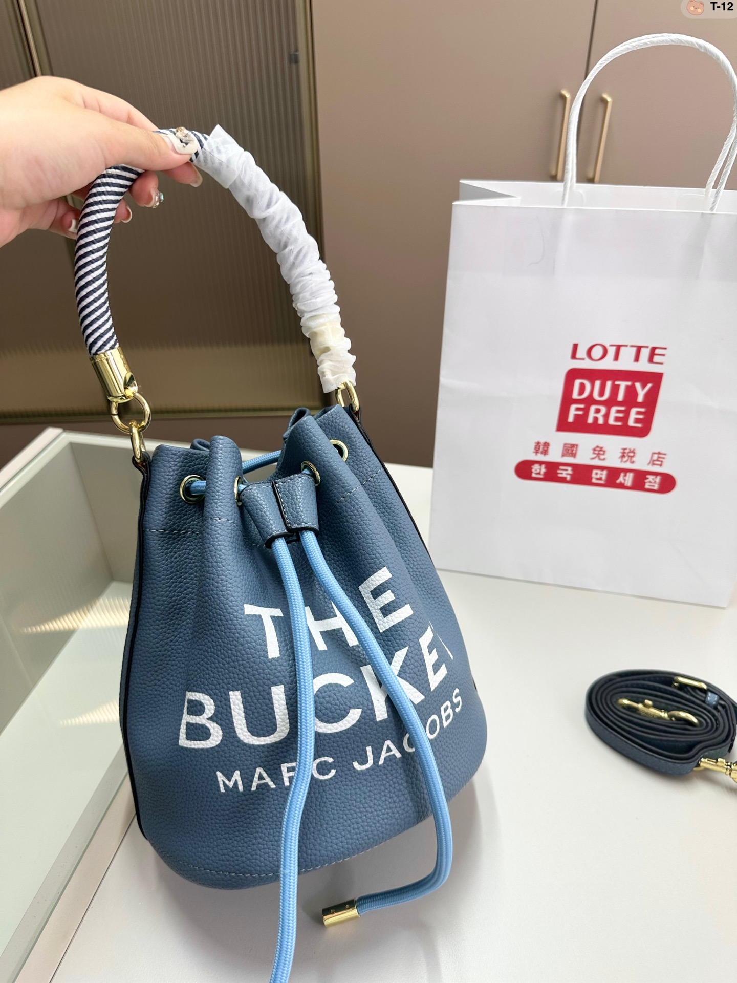 Marc Jacobs The Bucket Bag Mj Handbag