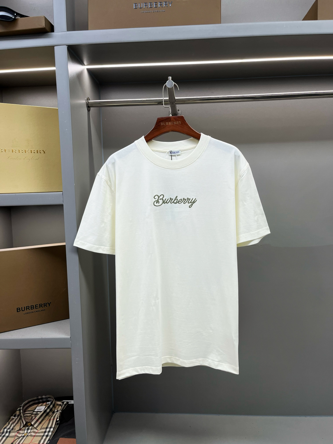使い勝手良し 2025 バーバリー 新作 半袖Tシャツ スーパーコピー